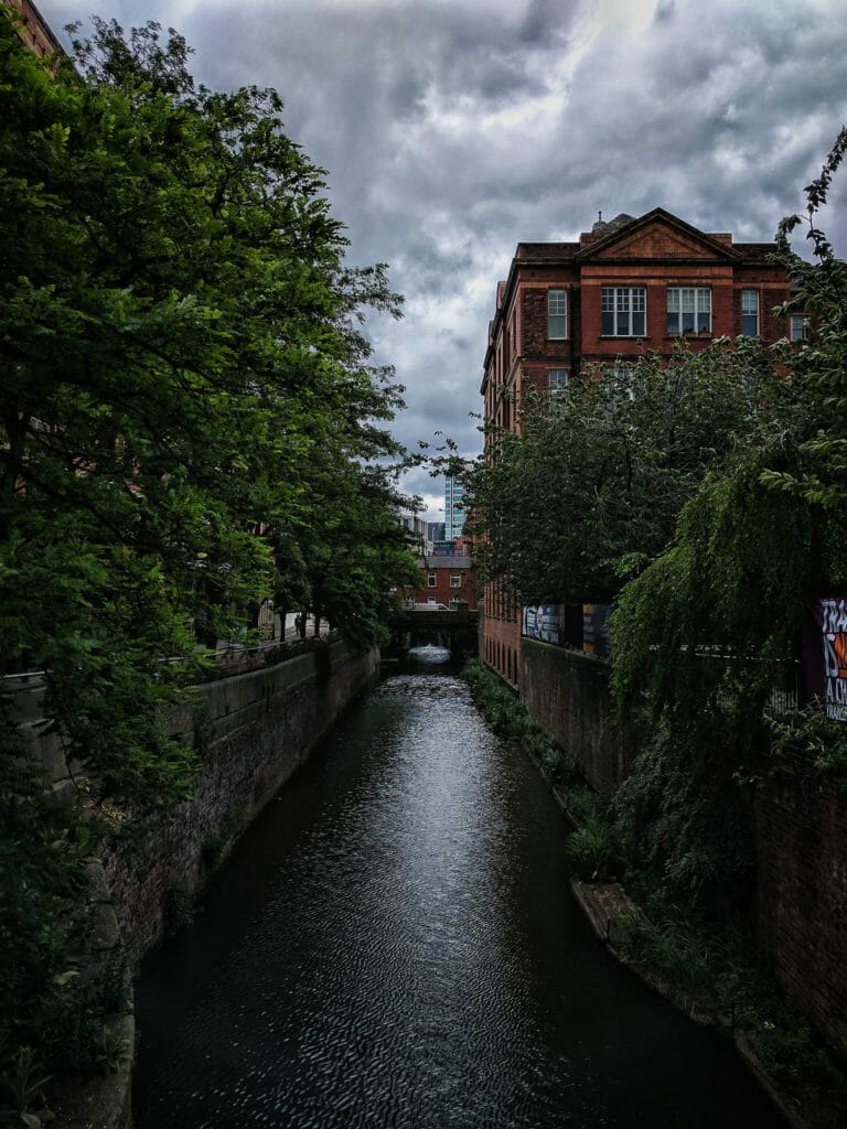 2 DAYS IN BEAUTIFUL MANCHESTER, ENGLAND - HelgaAndHeiniOnTour.com