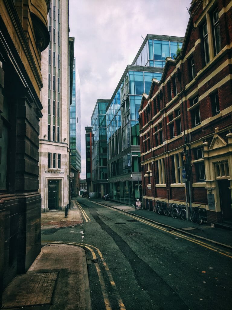 2 DAYS IN BEAUTIFUL MANCHESTER, ENGLAND - HelgaAndHeiniOnTour.com